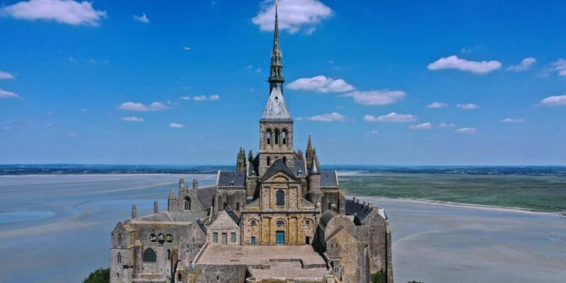 Mont-St-Michel: Small Group Guided Tour with Abbey Ticket - Practical Tips for Tour Participants