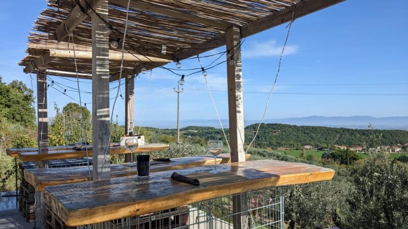 Montepulciano: Artisan Heroic Wine Tasting at the Terrace - The Setting and Atmosphere