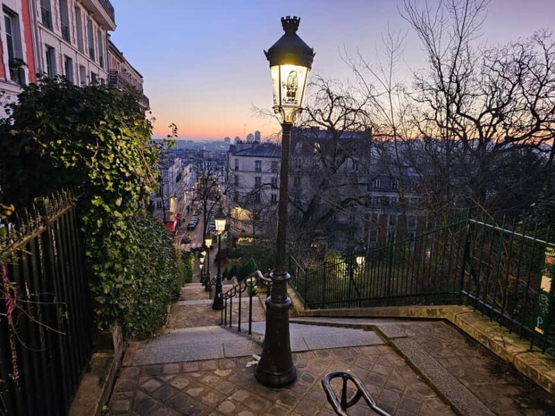 Montmartre Before the Crowds: Walk Tour & Breakfast - Key Points