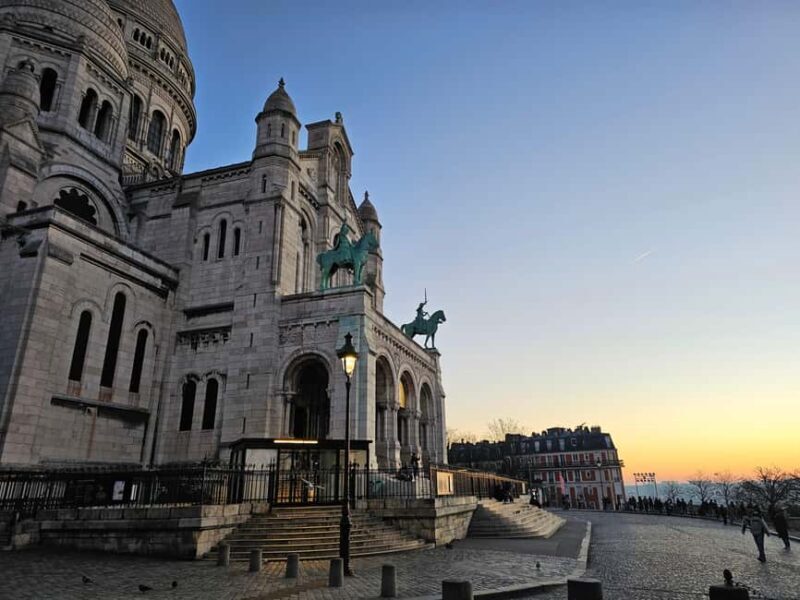 Montmartre Before the Crowds: Walk Tour & Breakfast - The Magic of an Early Morning Walk in Montmartre