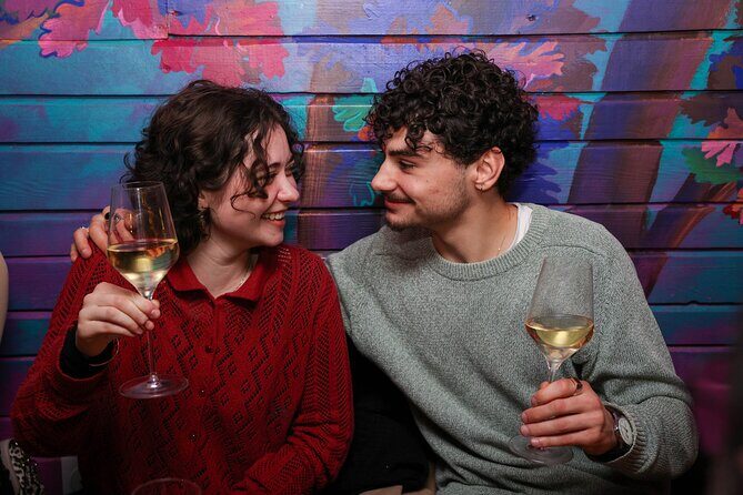 Montmartre Food Tour: The Most Complete Paris Food Experience - Group Size and Pacing