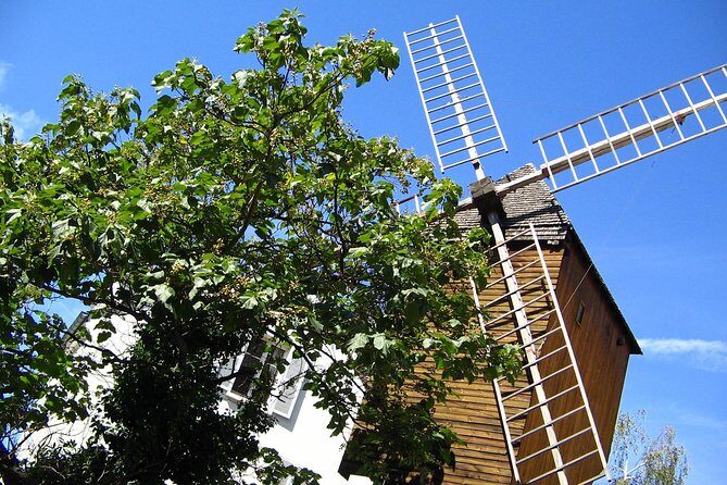 Montmartre Private Walking Tour - Stop 3: Le Passe-Muraille