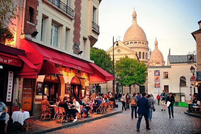Montmartre Sacré Coeur and Moulin Rouge best shops and cafés - Key Points