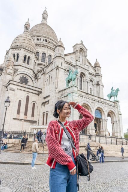 Montmartre Sacre Coeur area photoshoot by Paris photographer - Why We Love This Photoshoot Experience