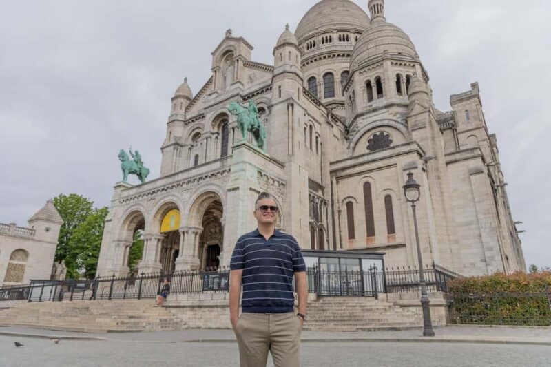 Montmartre Sacre Coeur area photoshoot by Paris photographer - Who Should Consider This Photoshoot?
