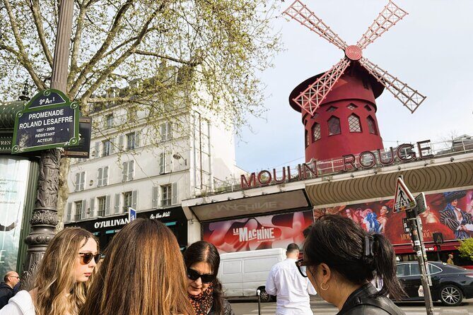 Montmartre & Sacré Coeur : Museum & Coffee In A Tiny Group Tour - Key Points