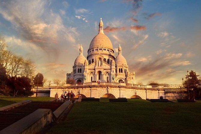 Montmartre & Sacré Coeur Private Historical 2-Hour Walking Tour in Paris - Why This Tour Offers Great Value