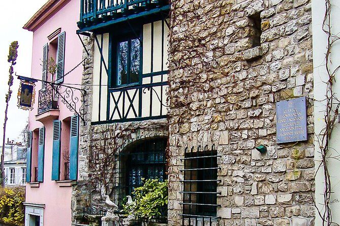 Montmartre Walking Tour with a Private Local Guide - An In-Depth Look at the Itinerary