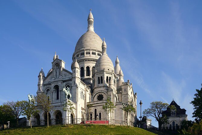 Montmartres heritage with specialties tasting Private Tour - The Sum Up