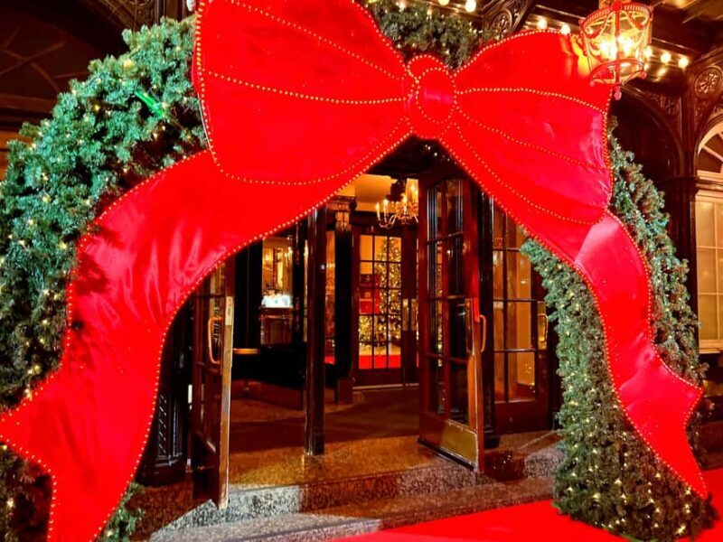 Montreal: Christmas Lights Private Walking Tour - An In-Depth Look at the Tour