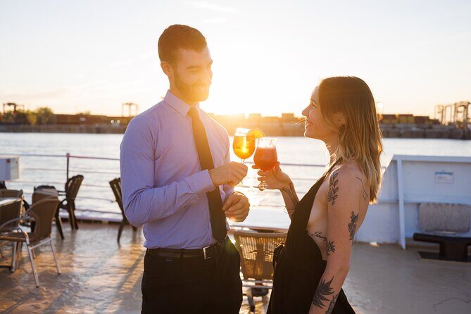 Montreal: Evening cruise with DJ - Who Will Love This Experience?