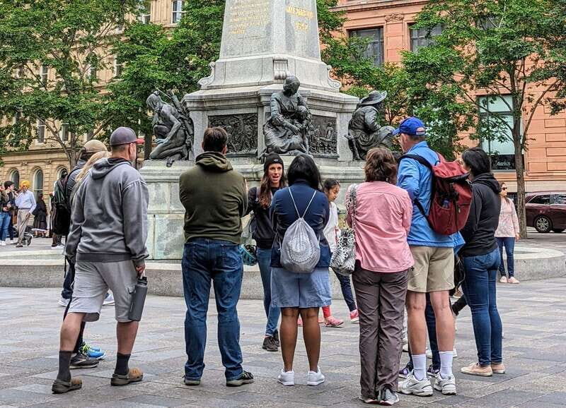 Montreal: Explore Old Montreal Small-Group Walking Tour - What makes this tour stand out?