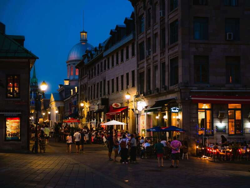 Montreal: Old Montreal at Twilight Walking Tour - Key Points