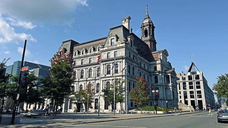 Montreal Private Walking Tour 2h Plus Video Experience 360° - The Practical Side: What To Expect