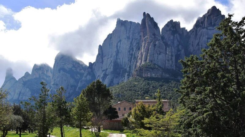 Montserrat & Cava Wineries Day Trip from Barcelona w/ Pickup - Who Will Love This Tour?