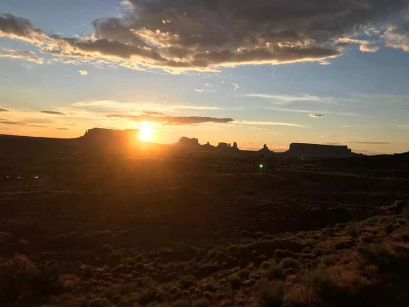 Monument Valley: Sunrise or Sunset Tour with Navajo Guide - The Experience in Detail