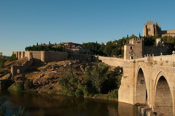 Monumental Toledo! Guided tour from Madrid with the Cathedral - The Guide Experience: Pros and Cons