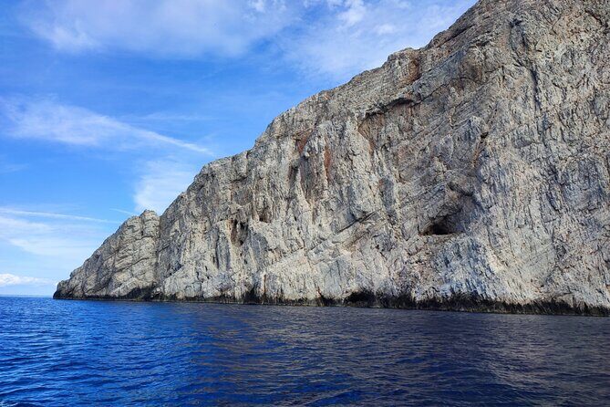 Morning or Afternoon 3hour Private boat Tour in Santorini - Key Points