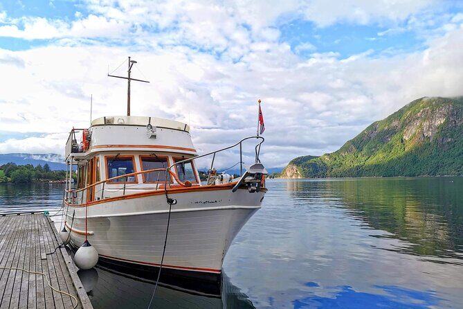 Mostraumen Private Pontoon Cruise - An In-Depth Look at the Mostraumen Private Pontoon Cruise