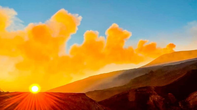 Mount Etna: Trek to 3000m with cable car and 4x4 - Timing and Departure