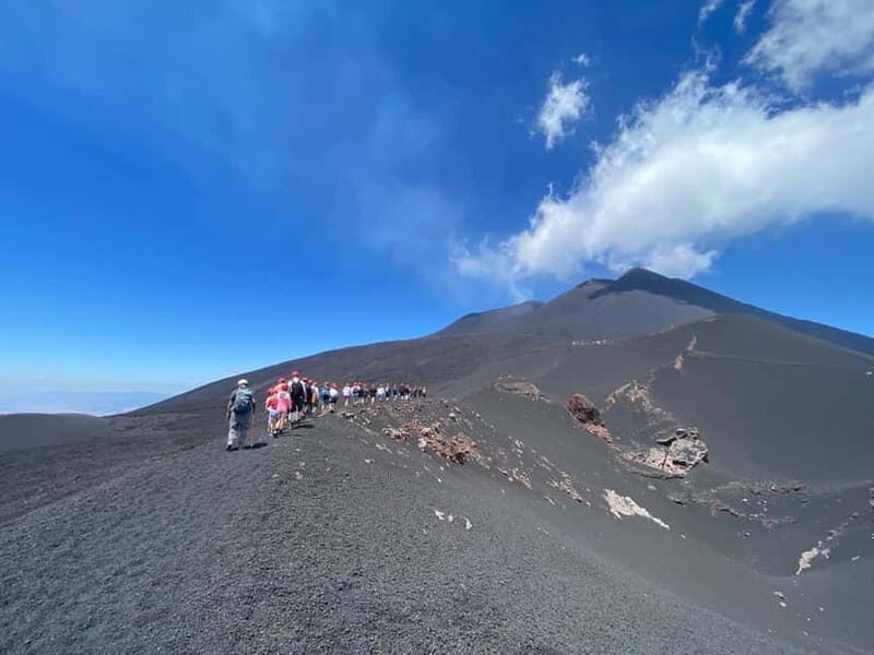 Mount Etna with pick-up and drop-off from Catania: 3000 meters with cable car and jeep - FAQ