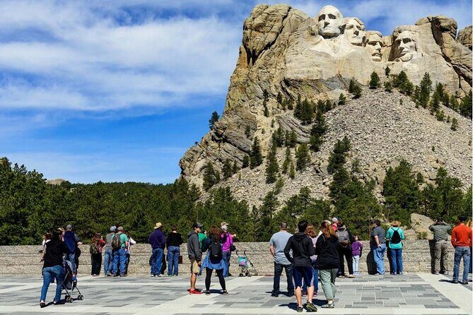 Mount Rushmore Memorial Shared Tour from Rapid City, South Dakota - Transportation and Group Dynamics