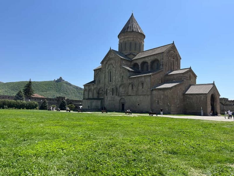 Mtskheta Tour (Chronicles of Georgia, Jvari, Svetitskhoveli) - Discovering the Landmarks: A Step-by-Step Breakdown
