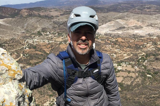 Multi-pitch or Single Pitch Climbing at Peña de Bernal - An Overview of the Peña de Bernal Climbing Tour
