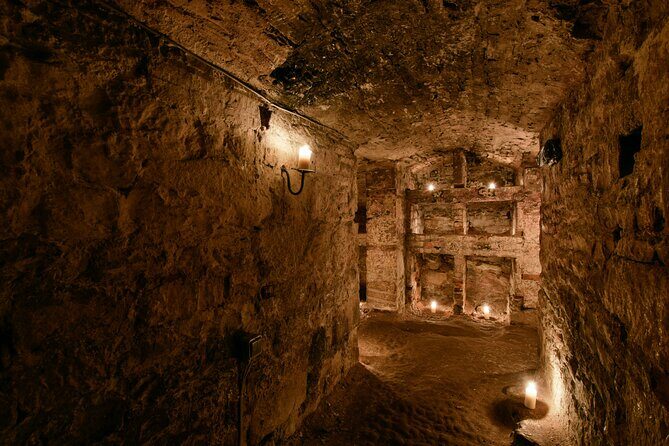 Multi-Sensory Night Walking Tour with Haunted Vaults in Edinburgh - The Guide’s Role: Storytelling and Atmosphere