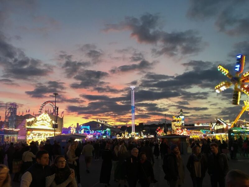 München: Oktoberfest Experience and Lunch in Tent - Meeting Point and First Impressions