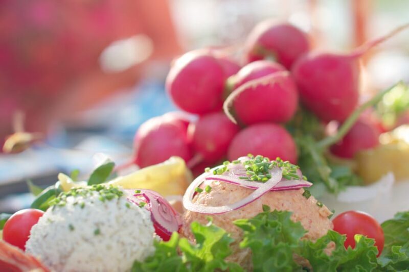 Munich: Food Tour Beer- 3 small beers & "Brotzeit" in GERMAN - An In-Depth Look at the Munich Beer & Food Tour