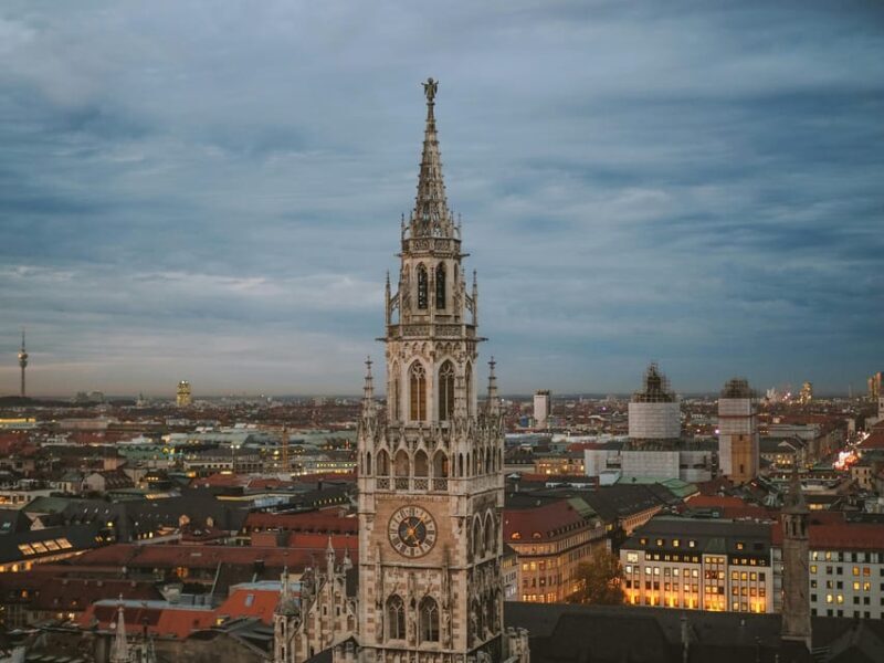 Munich: Highlights Walking Tour with a Guide - Key Points