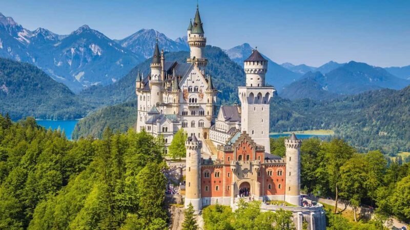 Munich: Neuschwanstein Castle Chinese Day Tour - Starting Point and Transportation