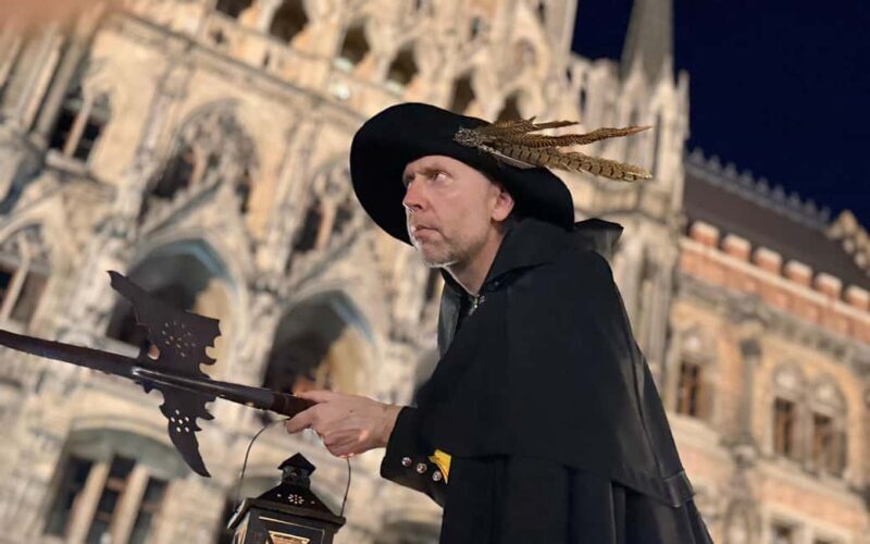 Munich: Night Watchman Tour in English - Authentic Guest Experiences