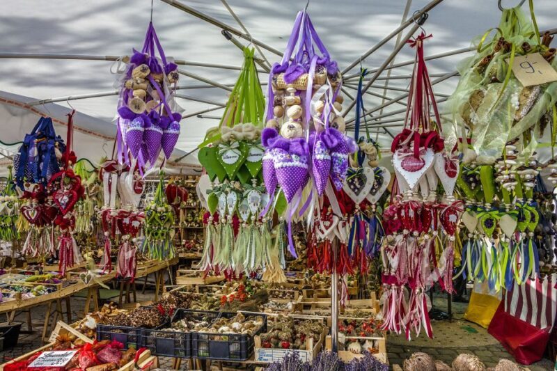 Munich: Old Town & Viktualienmarkt City Walk in German - FAQs