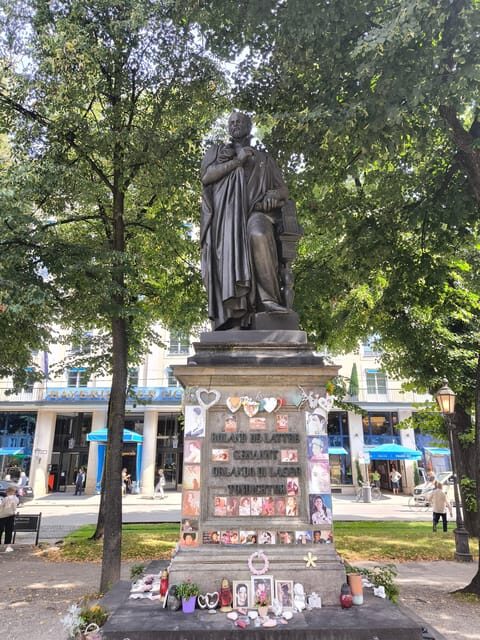 Munich: Walking tour of the old town with all your senses - Detailed Breakdown of the Tour Highlights