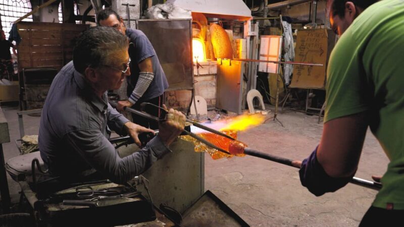Murano: Glass Blowing Demonstration and Artistic Glass Gift - Key Points