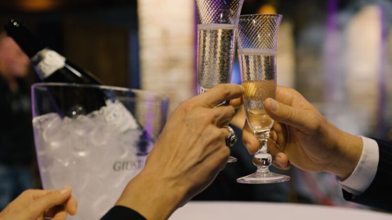 Murano: Glass Blowing Demonstration with Optional Drinks - Murano: Glass Blowing Demonstration with Optional Drinks — An Authentic Venetian Experience