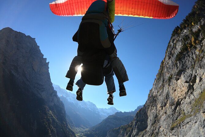 Mürren: Paragliding over the Lauterbrunnen Valley - Who Would Love This Experience?