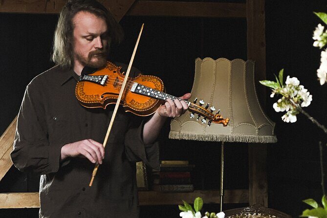 Music of the Fjord: Norwegian Folk at The Fjord Farm in Flåm - Key Points