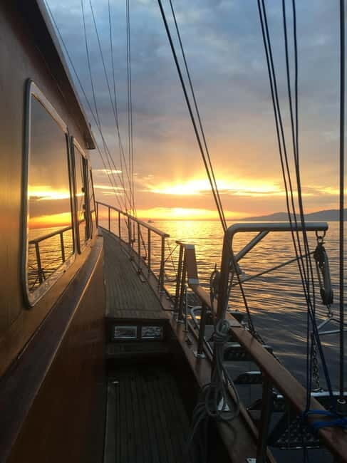 Mykonos: Sunset Boat Cruise with Light Dinner & Drinks - Final thoughts