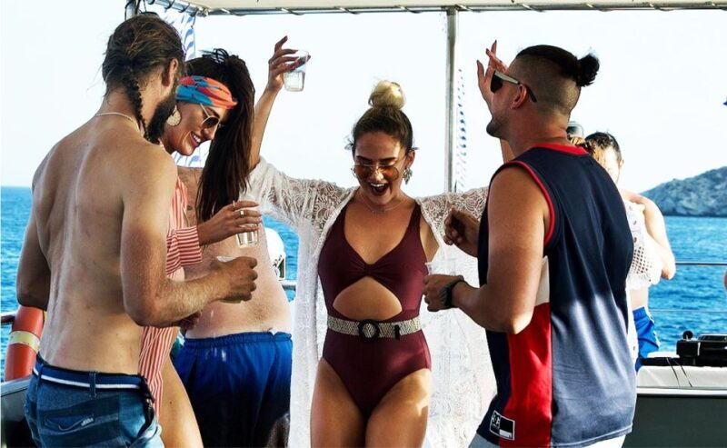 Mykonos: Sunset Boat Party with Open Bar & Live DJ - Value for Money