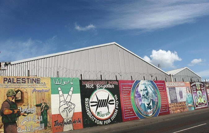N0 1 Belfast black cab Irish and British mural 2hr private tour - Key Points