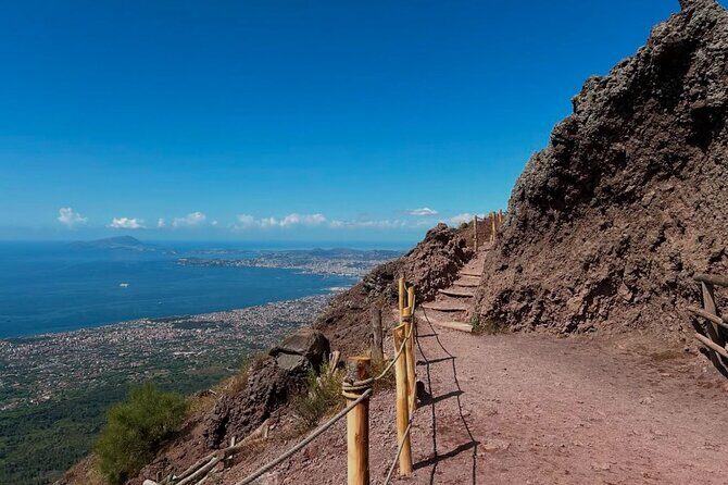 Naples DA Excursion: An adventure on Mount Vesuvius all to yourself - Transportation and logistical details