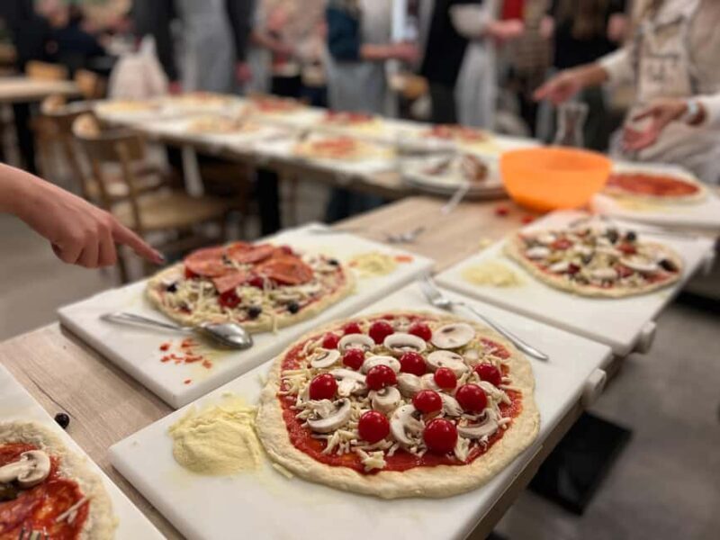 Naples: Pizza and tiramisu making class with unlimited wine - The Breakdown of the Experience