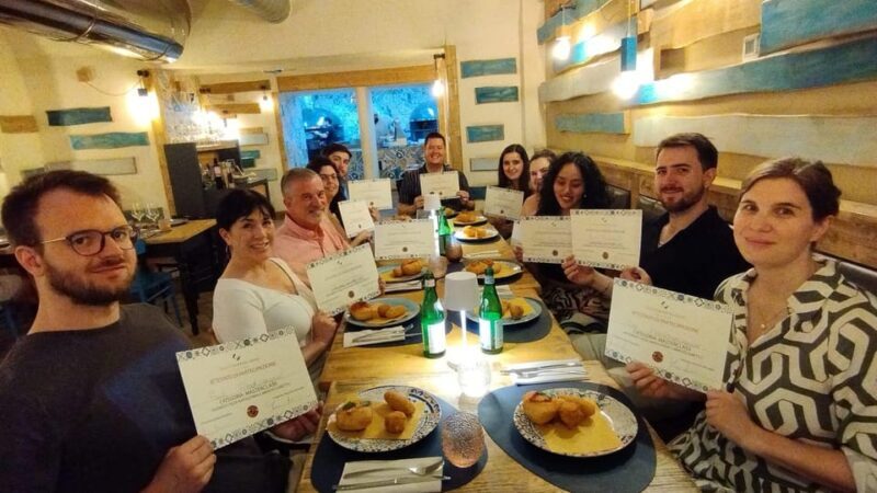 Naples: Pizza Making Class with Neapolitan Chef and drink - Discovering Naples Through Its Pizza