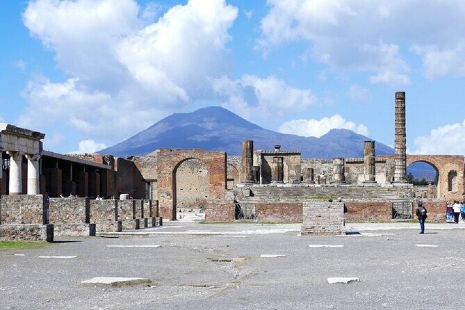 Naples, Pompeii and Vesuvius full day tour from Naples - FAQ