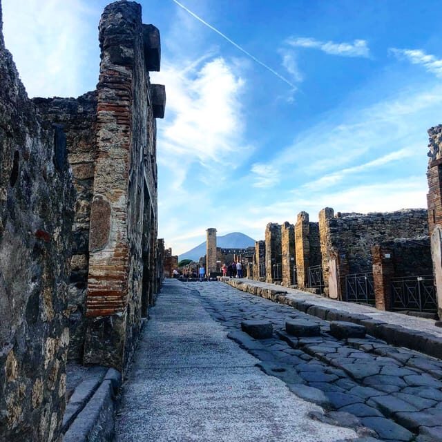 Naples: Pompeii Archaeology Park Tour & Skip-the-Line Entry - A Closer Look at the Pompeii Tour Experience