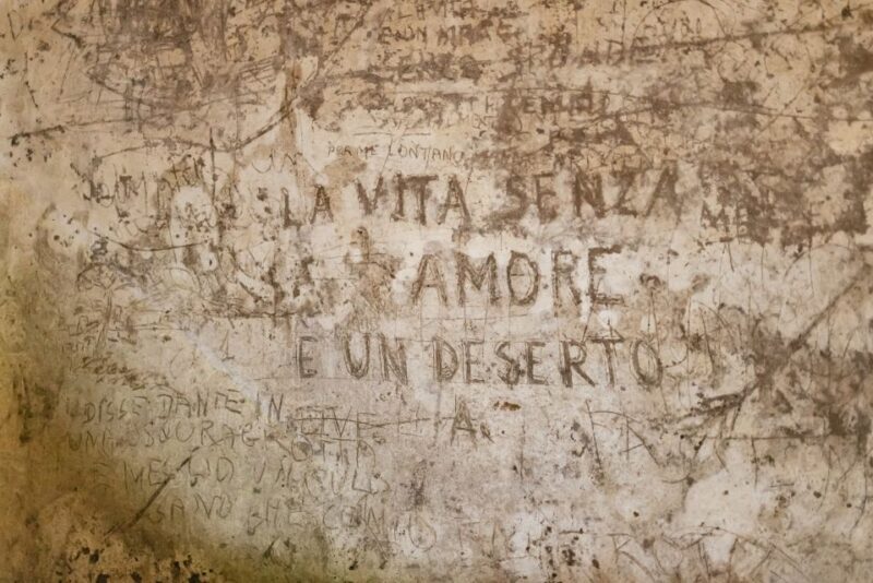 Naples: Spanish Quarters Underground Guided Tour - What Real Travelers Say