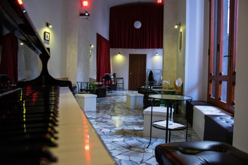 Naples: Traditional Neapolitan Music Concert - Introduction